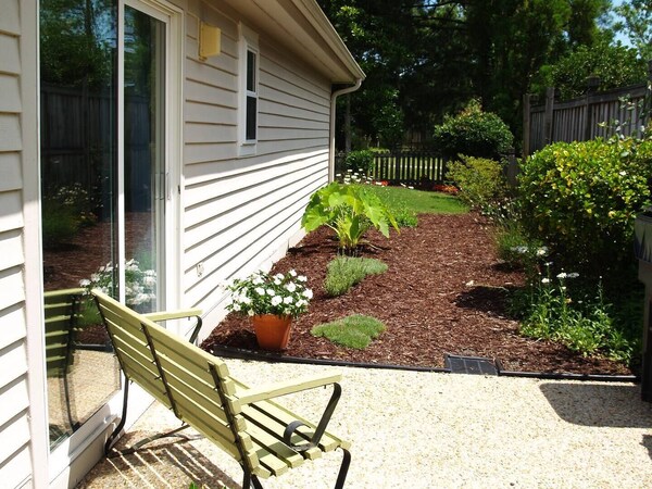 Tranquility Awaits, Close To Wrightsville Beach & Downtown Riverwalk! - Wilmington, NC