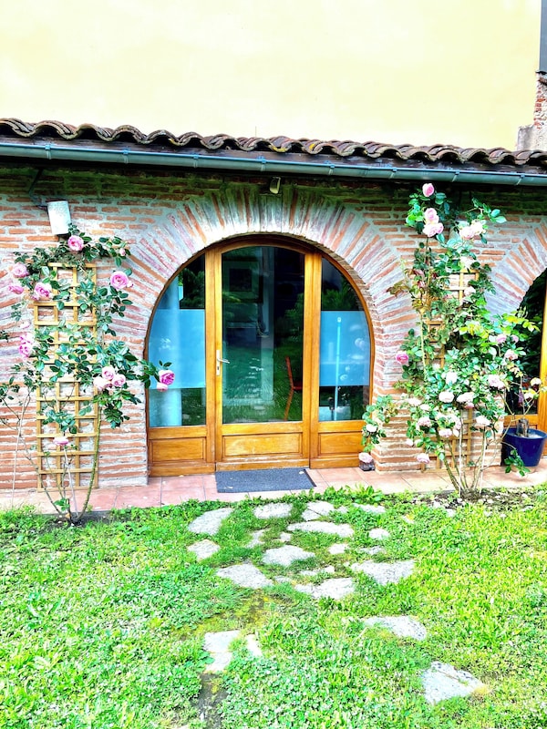 Le Merle Rose, House With Garden, Quiet And Close To The Center - Balma
