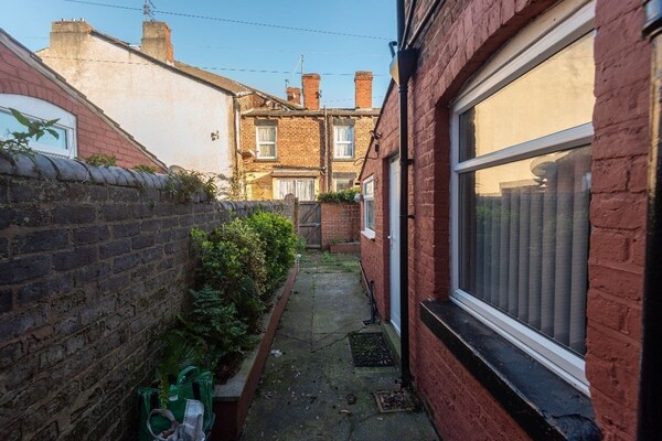 Modern 3-bed Sleeps 8 - Higher End - Greater Manchester