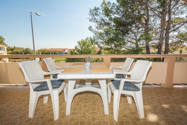 Apartment For 4 Persons | Air Conditioning, Satellite Tv, Internet, Bbq - Vir, Kroatien