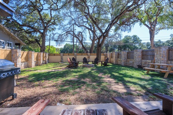 Charming Historic 2-bedroom House In Downtown Wimberley - Wimberley, TX