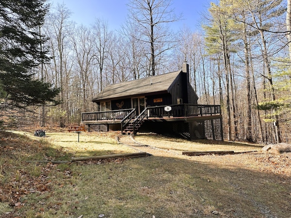 Camp Creaky Birch, Cozy 2-bedroom Cabin With Privacy, Firepit And Deck. - Wilmington, NY