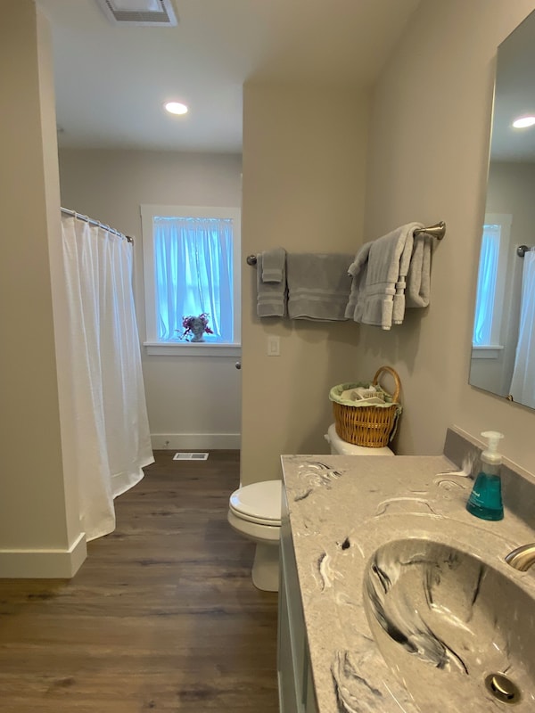 Sparkling New! A Craftsman-style Cottage In The Heart Of Rock Hall - Chestertown, MD