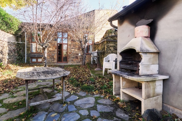 Country House 'La Casa De Anta' With Mountain View, Private Garden And Wi-fi - 노르트 지방