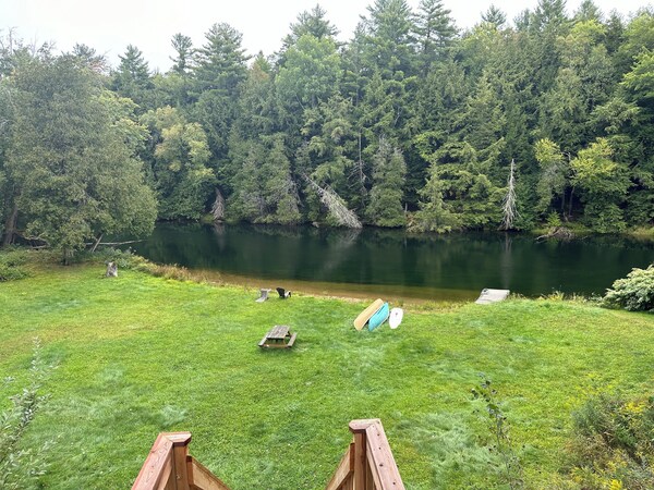 Relaxing 3-bedroom Riverfront Cottage With Stunning Views - Kawartha Lakes