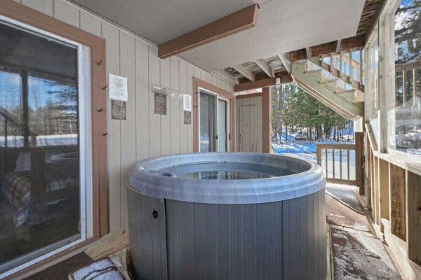 Alpen Villa Summer Escape At Powderhorn Mountain - Ironwood, MI