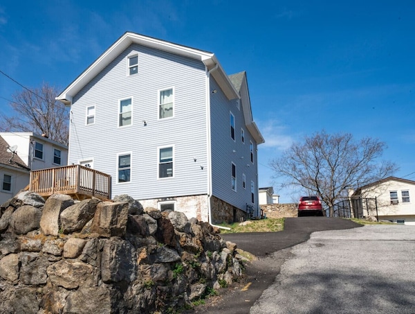 Room For Everyone: Spacious 6br West Point Retreat - Bear Mountain, NY