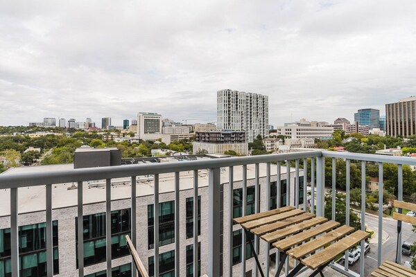 Blueground | Downtown 1bd Apartment - Austin, TX