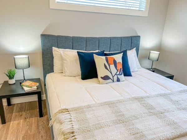 Penticton Guesthouse With King Bed - Penticton