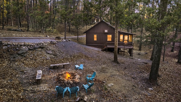 Cozy W Fire Pit, Grill, Deck, Screened Porch, Wifi - Harpers Ferry, WV