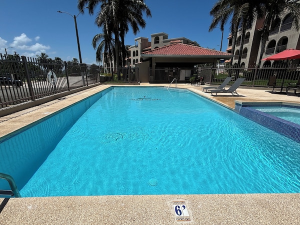 Beach, Pool, King Bed 1st Floor Spacious Apartment In Naguabo - Humacao