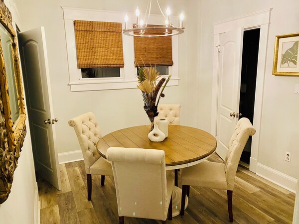 Charming 1-bedroom 1-bath Unit With Beautiful Riverfront Sunsets In Portsmouth - Norfolk, VA
