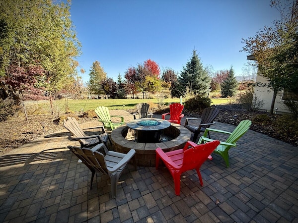 Scenic Views Home, Gorgeous Views! 4 Bdrm, 4 Bath, Local Golfing 50% Off! - Baker City, OR