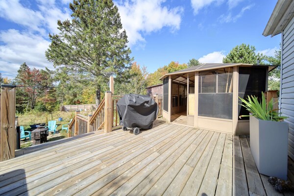 Cottage In Mont Blanc, 15 Min From Tremblant, Pet Friendly With Hot Tub! - Laurentides