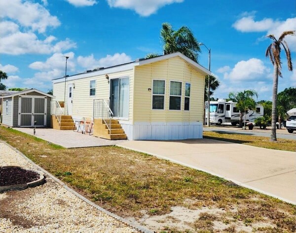 Charming House In Beautiful Haines City With Ac, Wifi - Lake Aurora, FL
