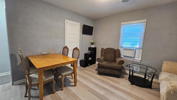 Apartment Near The Niagara Falls - Niagara, WI
