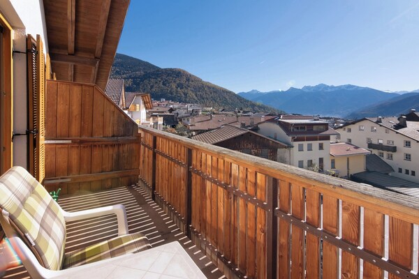 Ferienwohnung 'Haus Peer C5' Mit Bergblick, Balkon Und Wi-fi - Burgeis