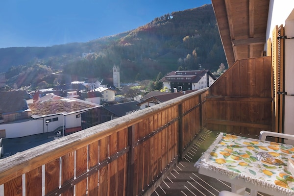 Appartamento 'Haus Peer D1' Con Vista Sulle Montagne, Balcone E Wi-fi - Burgusio