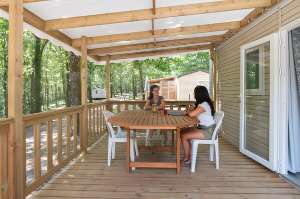 Mobilhome Confort 4 Personnes 63' Avec Terrasse Privée, Jardin Privé Et Wi-fi - Gers