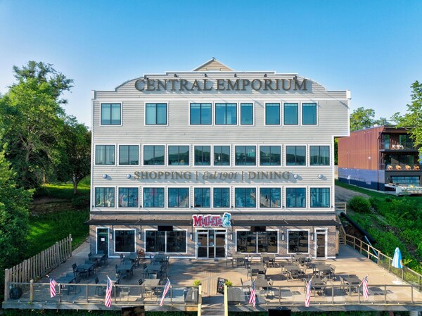 Penthouse Suite, Gorgeous West Lake Okoboji Views, 1 Bdrm Above Shopping Center - Spirit Lake, IA