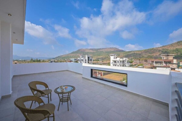 Spacious 5-bedroom Villa In Welcoming Karandoli With Ac, Wifi And Much More!! - 