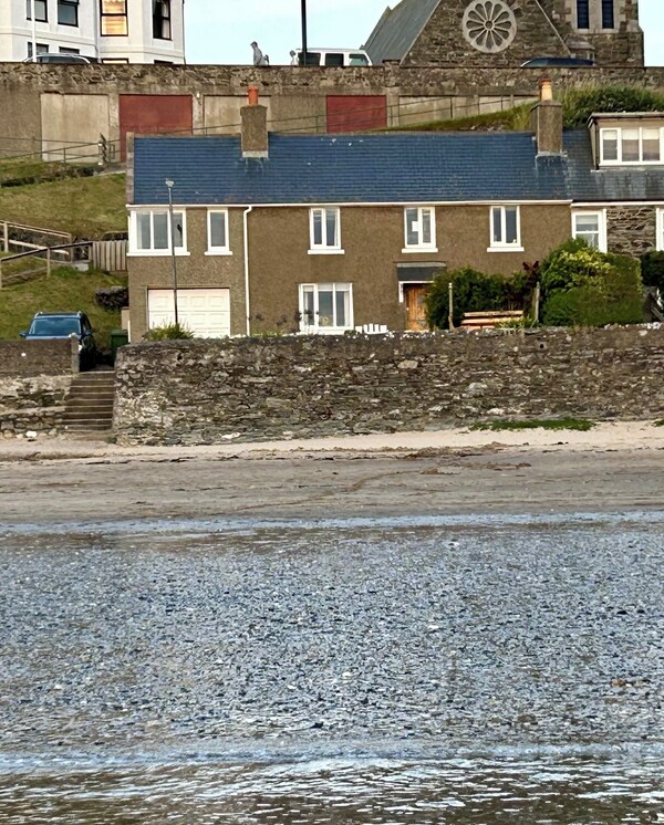 Beautiful Cottage Opposite Port Erin Bay. Garden Above Beach. Fabulous Sunsets! - Isle of Man