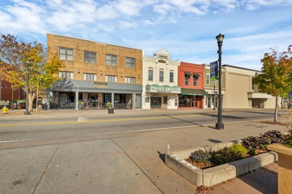 Blue Bella A Downtown Maryville Loft - Maryville, TN
