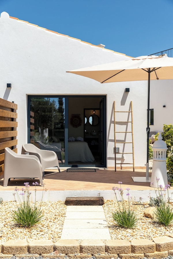 Suite 2: Double/twin Superior With Private Terrace And Pool View - Algarve