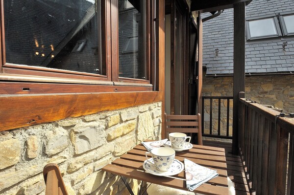 Cozy Rustic-style Apartment In Garòs Near Baqueira By Eth Flòc - Vielha