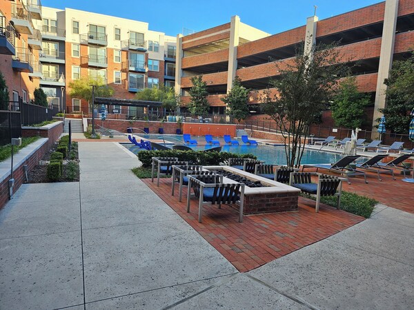 Luxury  2-bedroom Apartment With 2bths  Pool, Fitness Room In Vibrant Frisco! - 플레이노