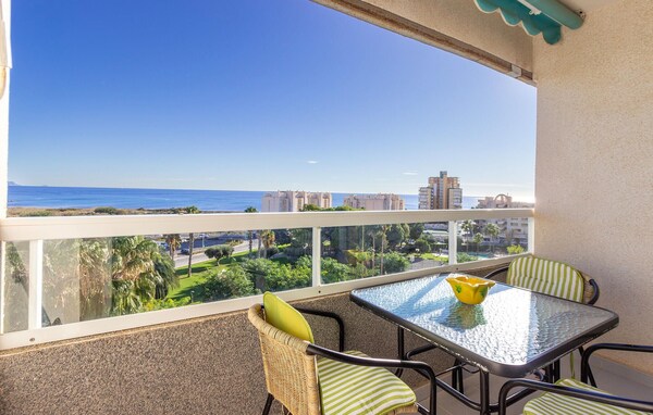Beautiful Apartment In Campello - El Campello