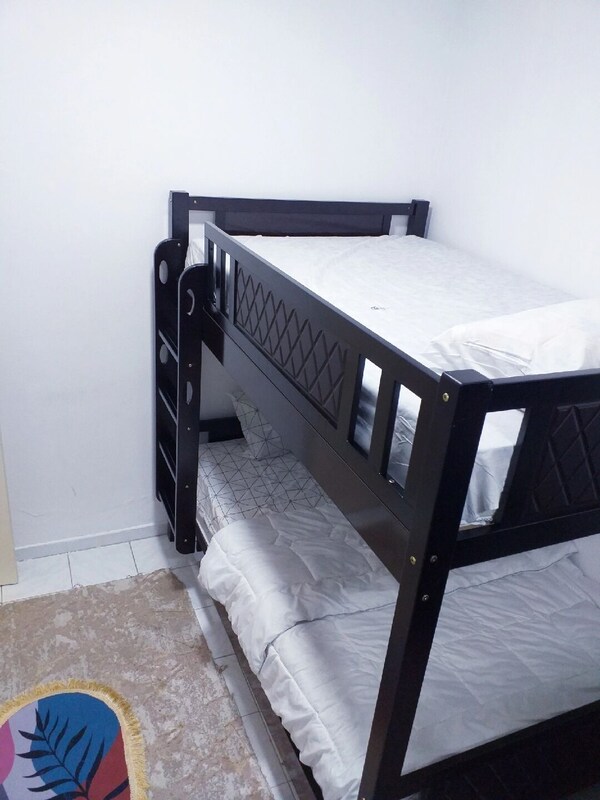 Tranquil 2-bedroom Hostel In Brilliant Dubai With Ac, Wifi\nsafe And Clean. - Sharjah