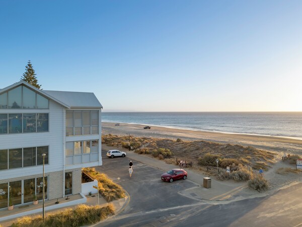 Sea Dunes Luxury Apartments - McLaren Vale