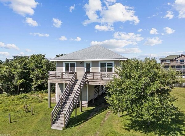 Welcome To The Cool Change Beach Cottage, Canal Front 4x4 Area Of Carova Beach. - Carova Beach, North Carolina