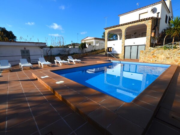 Villa Fernando, 12 Personnes, à 4 Km De Lloret De Mar, - Caldes de Malavella