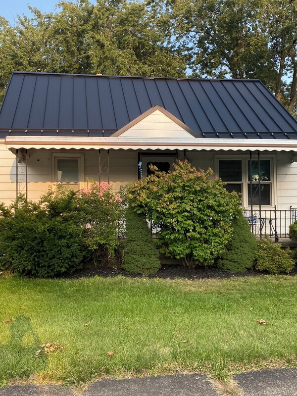 Enchanting 3 Bedroom Cape Home With Wifi In Buffalo - Kenmore, NY