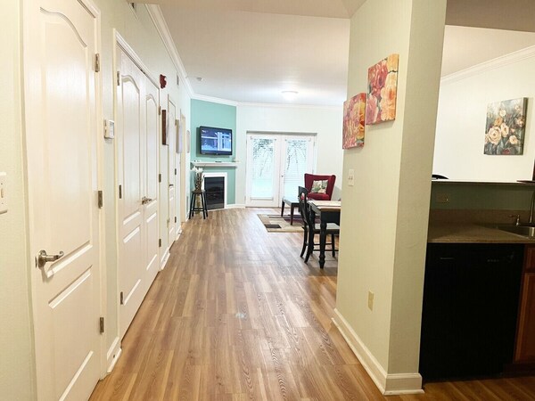 Two Bottom Floor Units Right Next Door To Each Other For One Price! - Pigeon Forge, TN