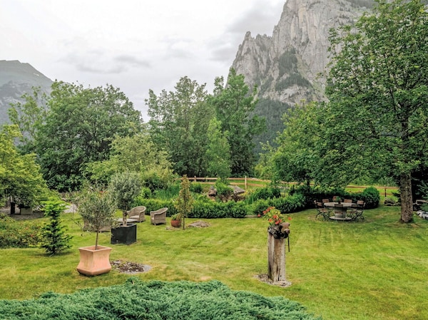 Schönes  Ferienhaus Für 2 Personen Mit  W-lan, Tv, Innenhof, Panoramablick Und Parkplatz - Hasliberg