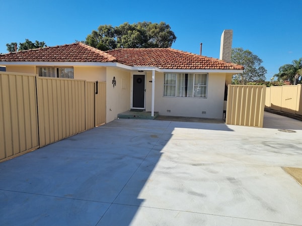Family Haven - Charming 3-bedroom House With Ac And Wifi In Peaceful Koongamia - Perth
