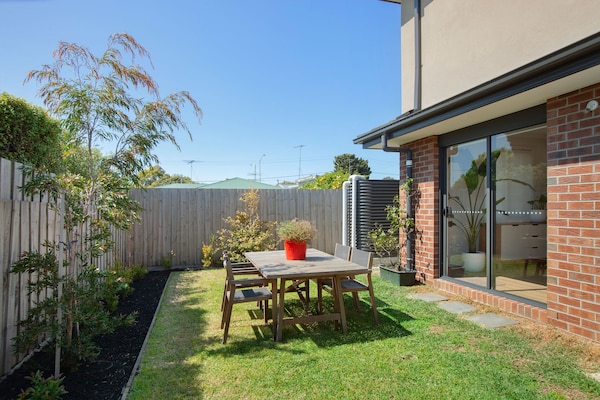 Northside Townhouse, Geelong - 라라