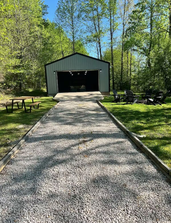 Good Vibes Only: Red River Gorge! Large Game Room! Hot Tub! - Irvine, KY