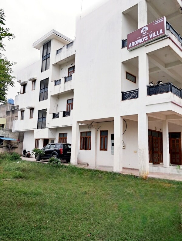 Aromo's Villa Udaipur Beautiful Home Away From Home - Udaipur