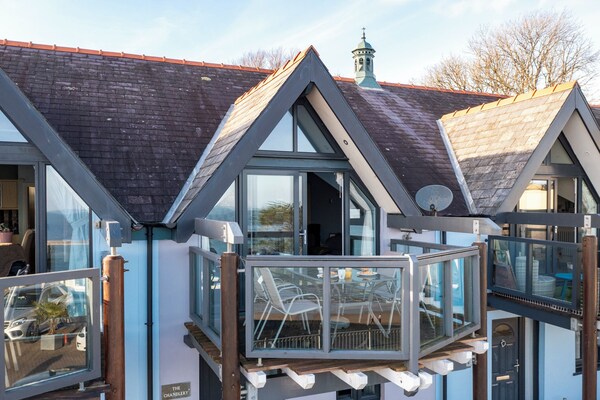 The Chandlery - Spectacular Sea Views, Parking - Saundersfoot