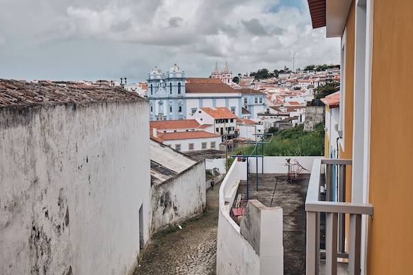 Elegant City Center Flat - Azores
