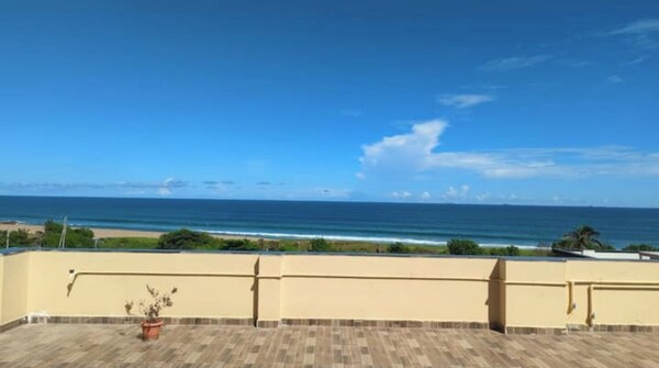 4th Floor Lovely Three Bedroom Apartment With Free Parking - Visakhapatnam