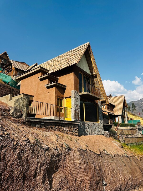 Welcoming 3-bedroom House With Wifi In Charming Cuzco. Urubamba-sacred Valley - Santiago