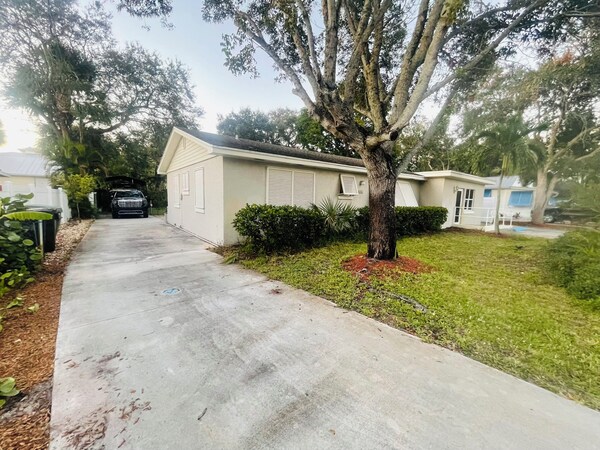 Downtown Stuart/sheppard Park: Walk To Shops And Restaurants! - Stuart, FL