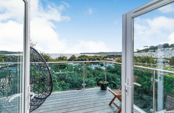 Cosy Cottage Near Goodrington Beach Front. Stunning Balcony Views - Paignton
