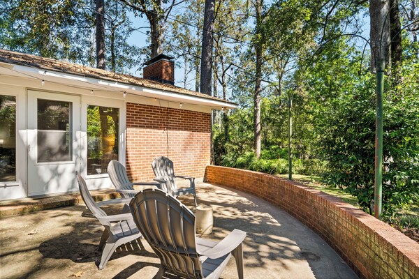 Katie's Place-newly Renovated-workspace-pet Friendly-family Games - Alexandria, LA