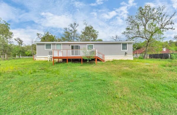 Beautiful 3 Bedroom Ranch House In Rosharon - Texas